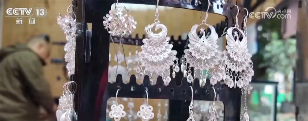 节日消费市场“热”力十足、文化味儿浓 “菜篮子”“果盘子”供应丰富稳定 - 鲁网新闻中心